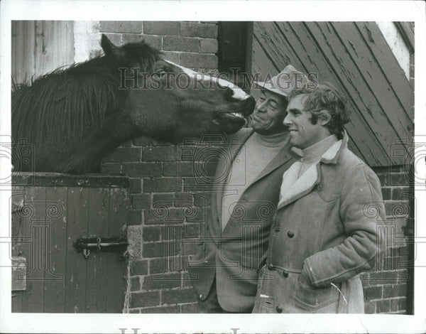 1972 Press Photo Rex Harrison And Burt Bacharach In Burt Bacharach Clo ...