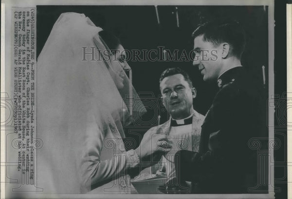 1967 Lynda Johnson Charles Robb Wedding - Historic Images