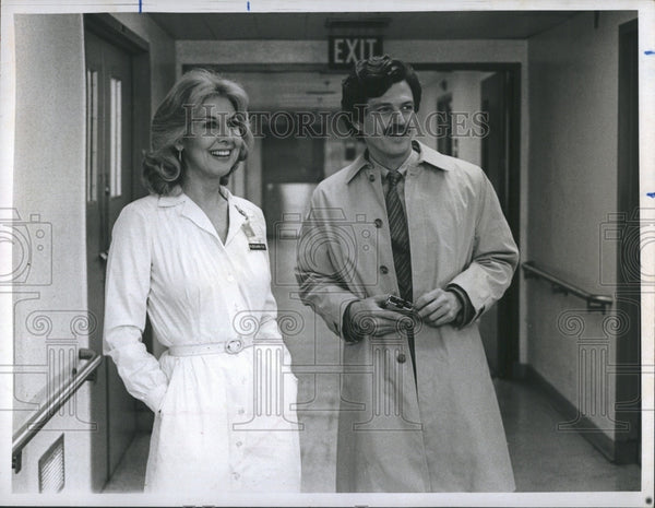 1982 Actor Michael Learned And Sam Freed, on "Nurse". - Historic Images