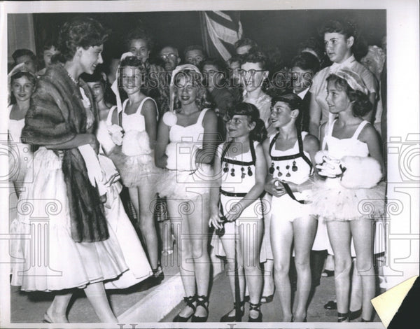 1958 Princess Maragret at Digby Ballet School. - Historic Images