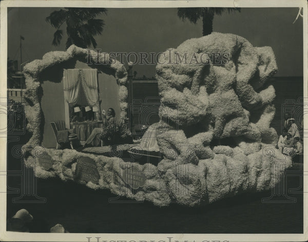 Festival States History Parade Float St. Petersburg - Historic Images