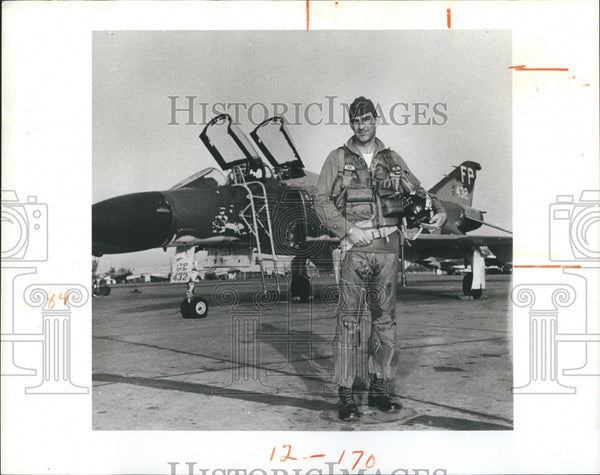1981 Elton Perrine the man in the picture - Historic Images