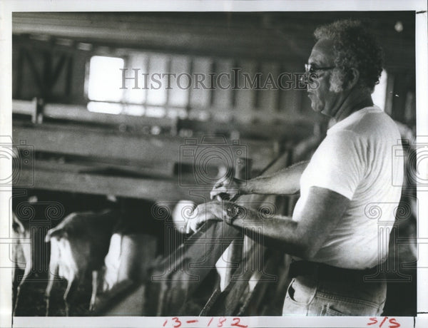 1979 Dr. Richard Knight veterinarian flock goats Rapasky farm ...