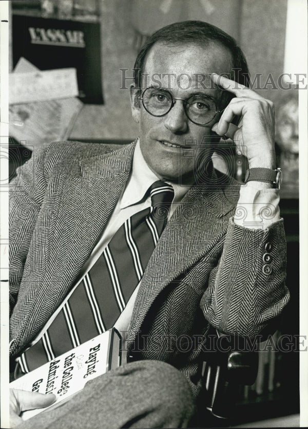 1979 Richar Moll dean of admissions Vassar College - RSJ07923 ...