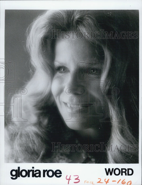 1976 Christian Singer Gloria Roe - Historic Images