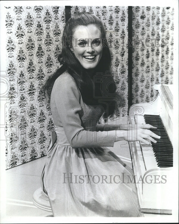 1972 Press Photo Gail Farrell Lawrence Welk Show Music Composer ...
