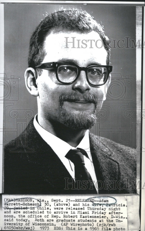 1973 Press Photo Adam Garrett-Schesch Witnessed Killings In Chile ...