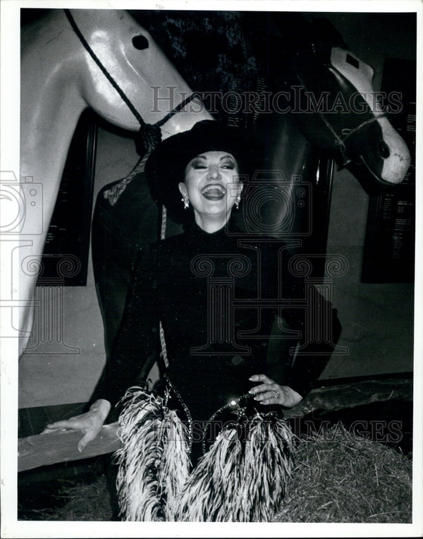 1993 Press Photo Yolanda Cellucci, Dress Diva, gown designer ...