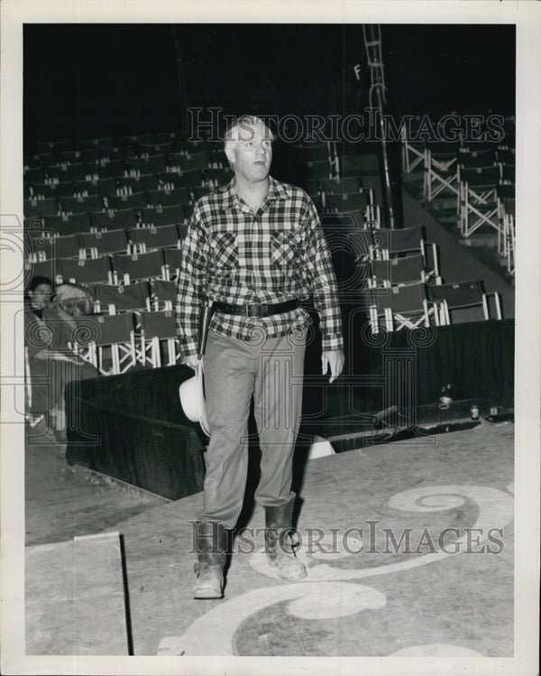 1955 Press Photo Rufus Smith in "Paint Your Wagon" South Shore Music C ...