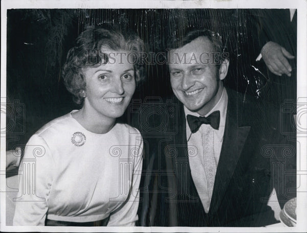 Press Photo Jackie Low & theodore Buck Go Dancing - Historic Images