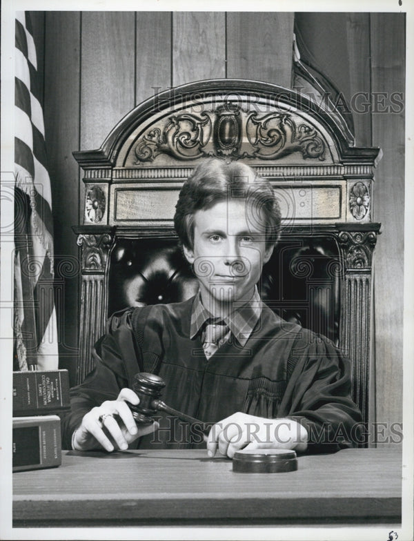 1983 Press Photo Actor Harry Anderson play as Judge Harry Stone ...