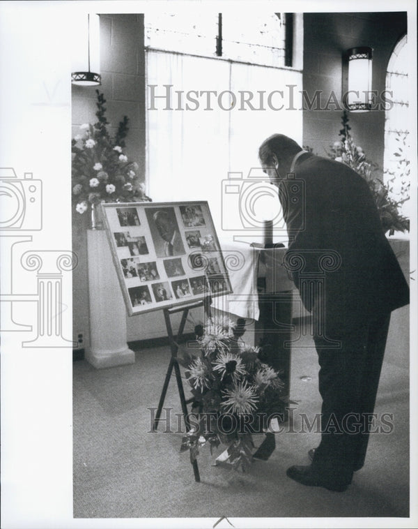 1989 Press Photo Funeral Service for Ven Marshall Newscaster - Historic ...