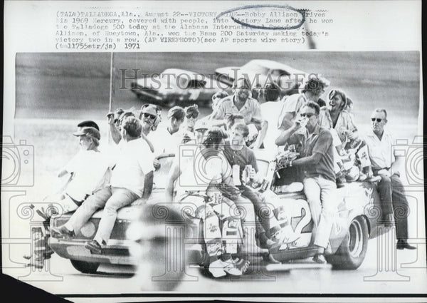 1971 Press Photo Bobby Allison, Race Car Driver Wins The Bama 200 ...
