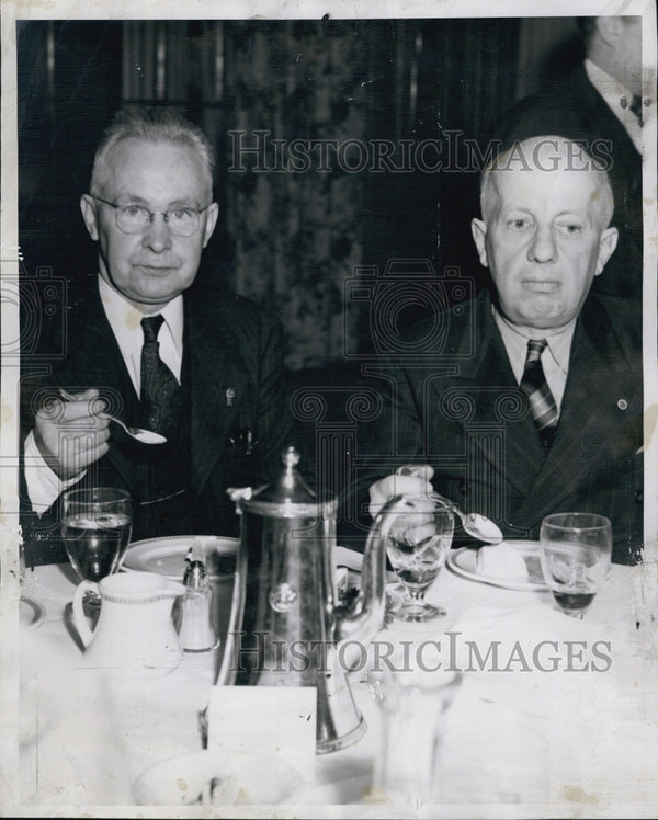 1946 Press Photo American Legion State Dept Historian Timothy Mahoney ...