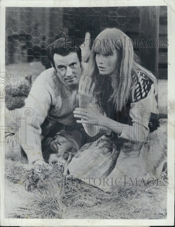 Ian Eannen & Mia Farrow in "Johnny Belinda" 1967 Vintage Press Photo ...