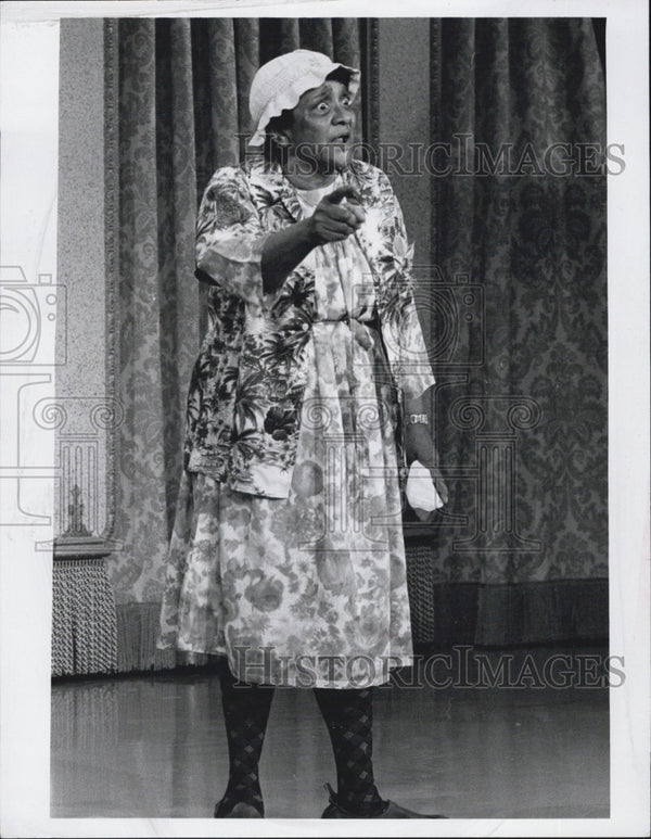 Comedienne Jackie "Moms" Mabley in "The Smothers Comedy Hour" 1968 ...