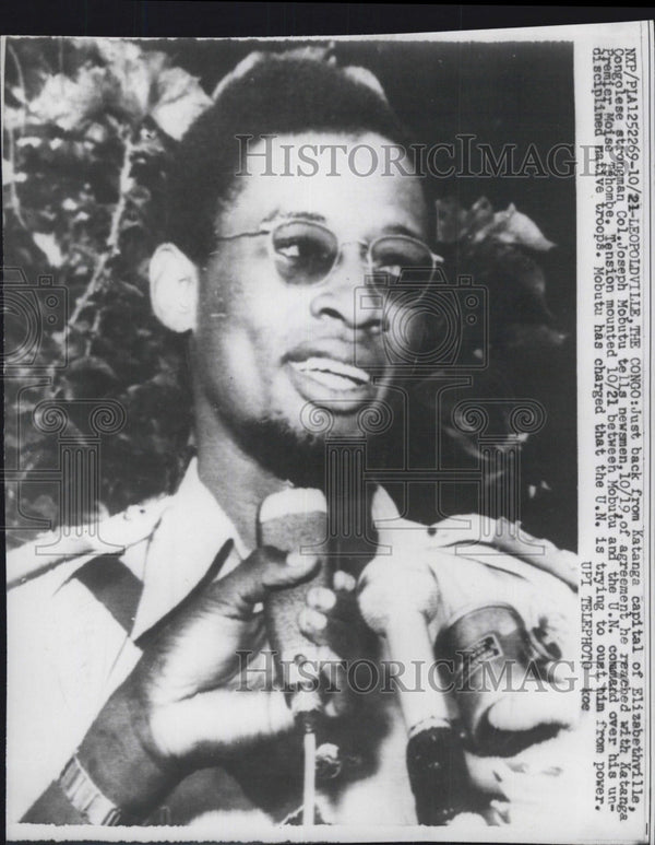 Congolese strongman Col. Joseph Mobutu tells newsmen of truce 1960 ...