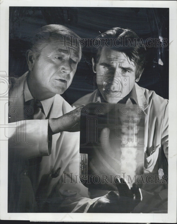 Robert Young & James Brolin starring in "Marcus Welby M.D." 1969 ...
