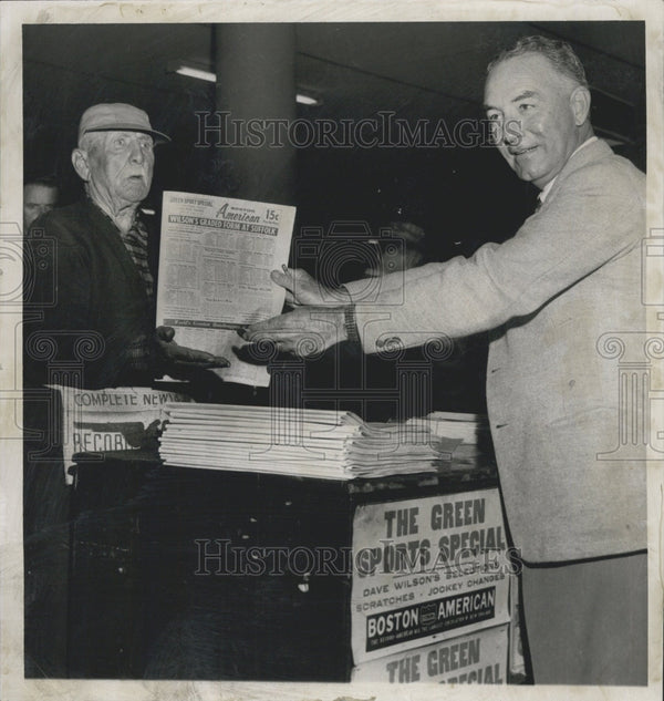 Ben Waitt and some newspapers 1959 Vintage Press Photo Print - Historic ...