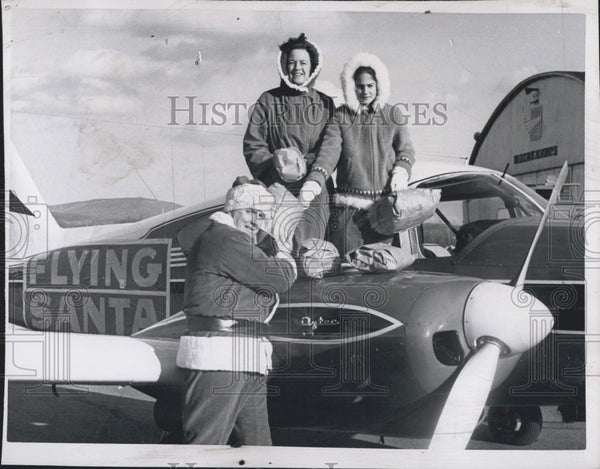 Edward Rowe Snow "Flying Santa' And Family Load Xmas Presents 1962 ...