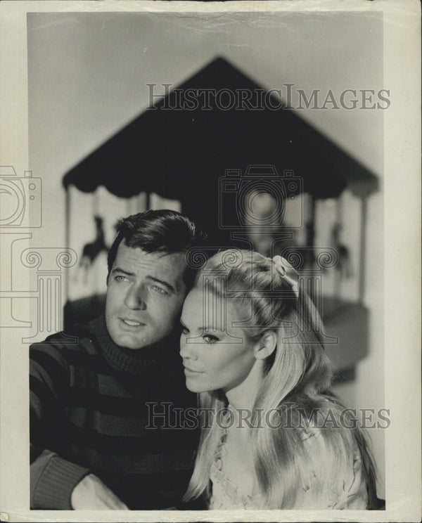 Robert Goulet and Mary Grover in "Carousel" 1968 Vintage Press Photo ...
