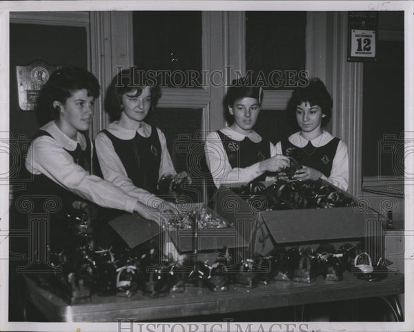 Virginia Caruso Anne Dufore Braun & Spezzaferro Jr Red Cross 1962 ...