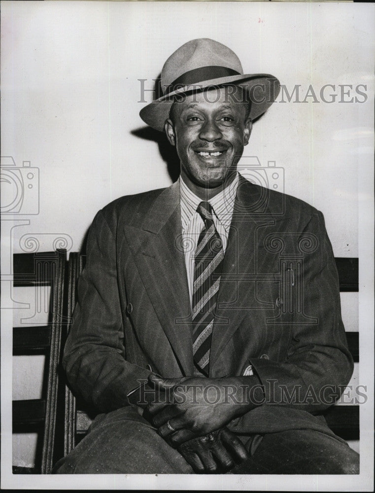 Willie Chatman after being released from jail for murder charge 1947 ...