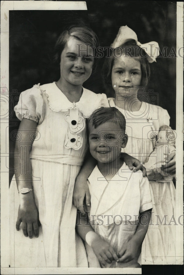 Bobby Costello and Family 1933 Vintage Press Photo Print - Historic Images