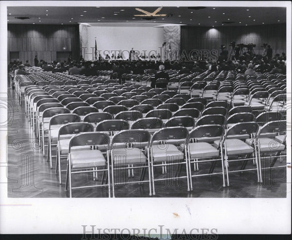 1971 Vice President Spiro Agnew Speaking in Empty Room - RSM12281 ...