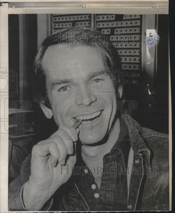 1975 Dean Jones actor - RSM13545 - Historic Images