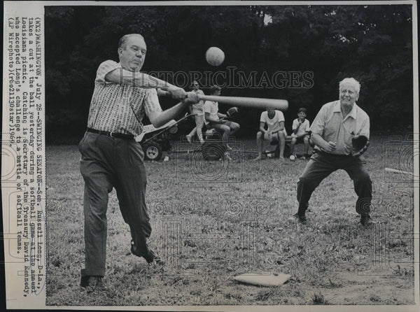 1969 Press Photo Senator Russell Long D-LA Secretary Treasury David Ke ...