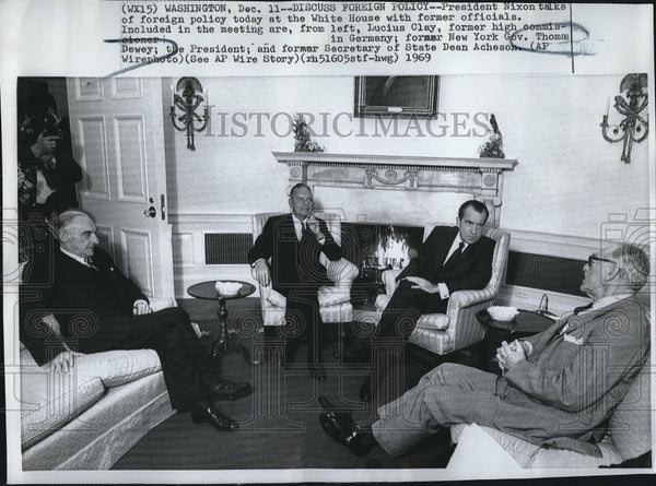 1969 Press Photo President Nixon, Lucius Clay, Former Gov. Thomas Dewe ...