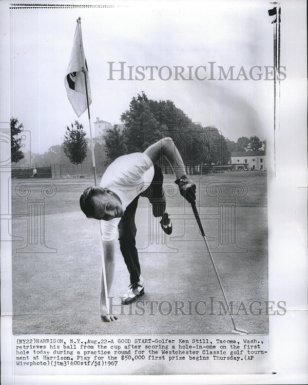 1967 Press Photo Golfer Ken Still During Practice - Historic Images