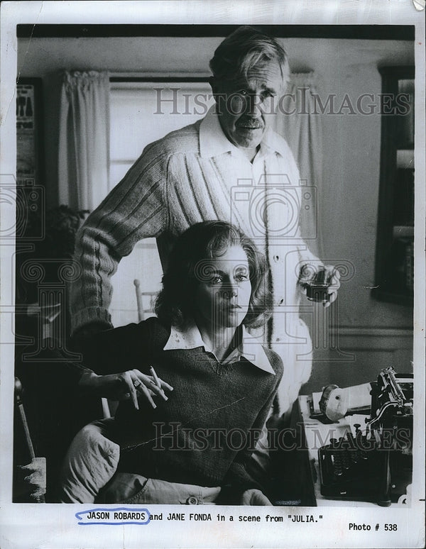 1977 Press Photo Jason Robards & Jane Fonda Star In "Julia" - Historic ...