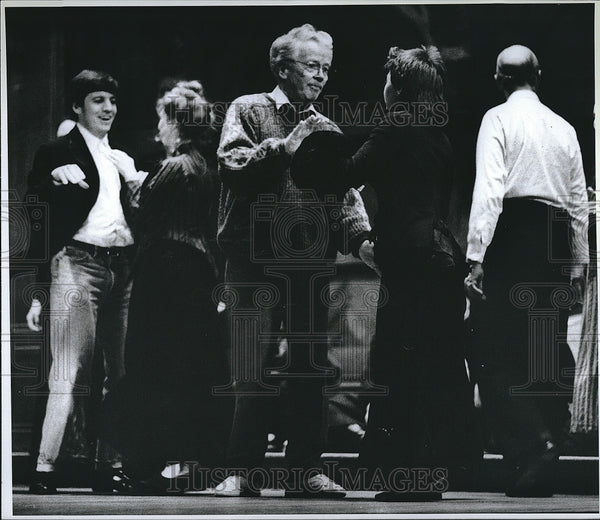 1989 Press Photo Ron Smedley, Choreographer for Dancers at Harvard Uni ...
