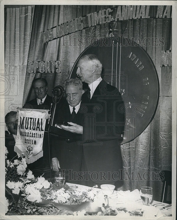 1945 Press Photo Connie Mack & Athletics football legend Alonzo Stagg ...