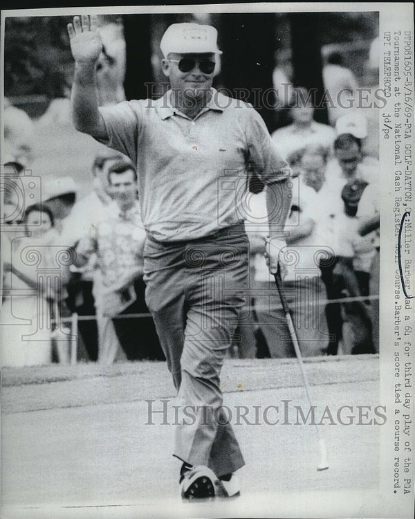 1969 Press Photo Miller Barber at Pga Natl Cash Register course ...