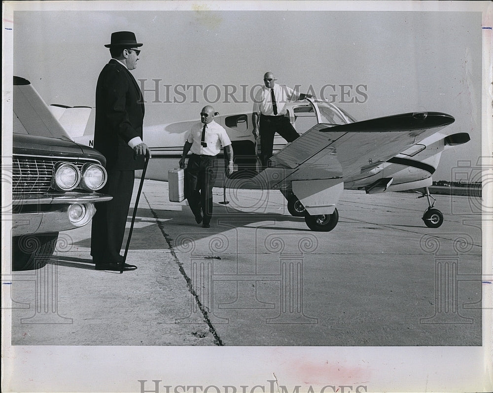 1963 Press Photo Wrestlers Kurt & Karl Von Brauner - Historic Images