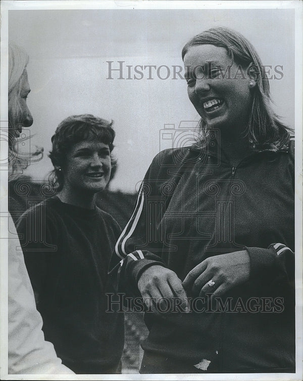 1972 Press Photo Olympic Shotput Qualifier Maren Seidler with Cis Scha ...