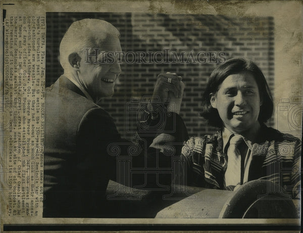 1974 Press Photo Col. George Mercer Brooke, Joe Dan Osceole of Seminol ...