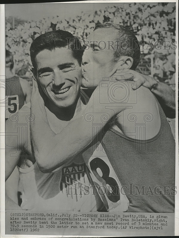 1962 Press Photo USA's Jim Beatty and Russian Ivan Beletskiy at 1500 M ...