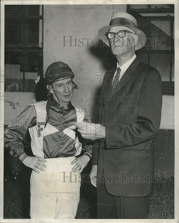1960 Press Photo JockeyClaude Hooper & trainer Ed Lucas - Historic Images