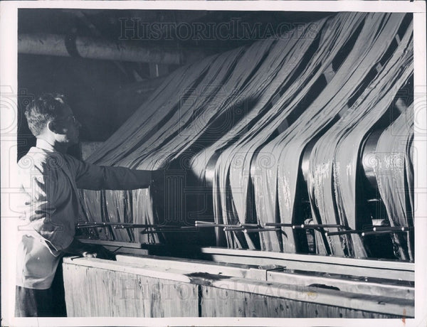 1946 Adding Melamine Resin to Rayon Press Photo - Historic Images