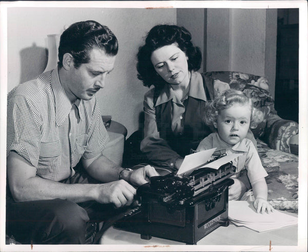1942 Actor Bill Kennedy & June Saunders Press Photo - Historic Images