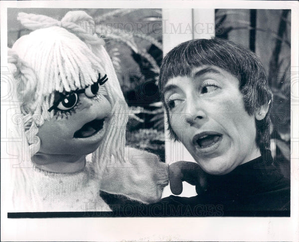1977 Mona & Her Puppet Press Photo - Historic Images