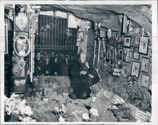 1949 Rome Grotto of the Three Fountains Press Photo - Historic Images