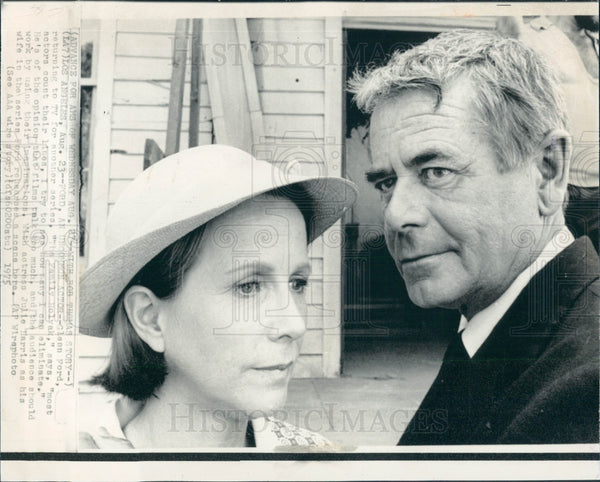 1975 Actors Julie Harris & Glenn Ford Press Photo - Historic Images