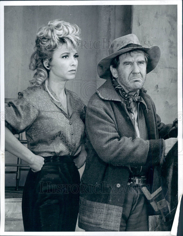 1966 Actors Burgess Meredith & Bev Garland Press Photo - Historic Images