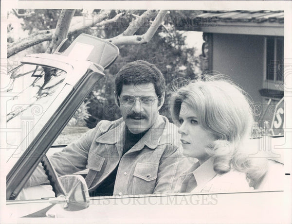 1975 Actors Paul Hecht & Meredith Baxter Press Photo - Historic Images