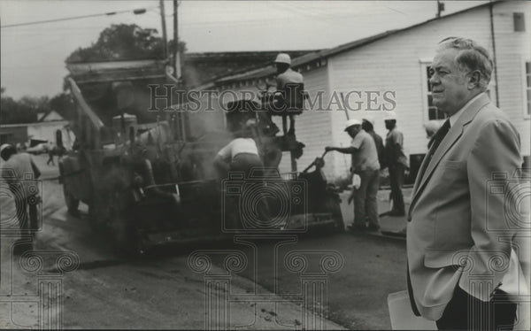 1980 Charles Grover observes steet work on Morrow Avenue, Trussville ...